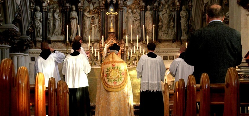 Top 9 Ways to See and Hear God in the Mass (apart from the Eucharist)